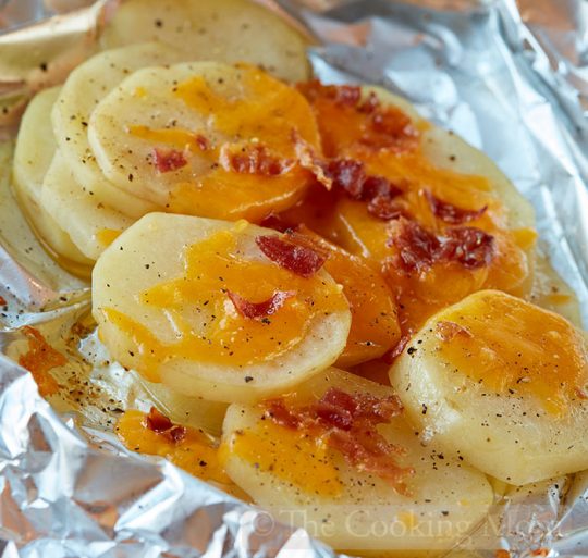 Cheesy Potato And Bacon Packets - The Cooking Mom
